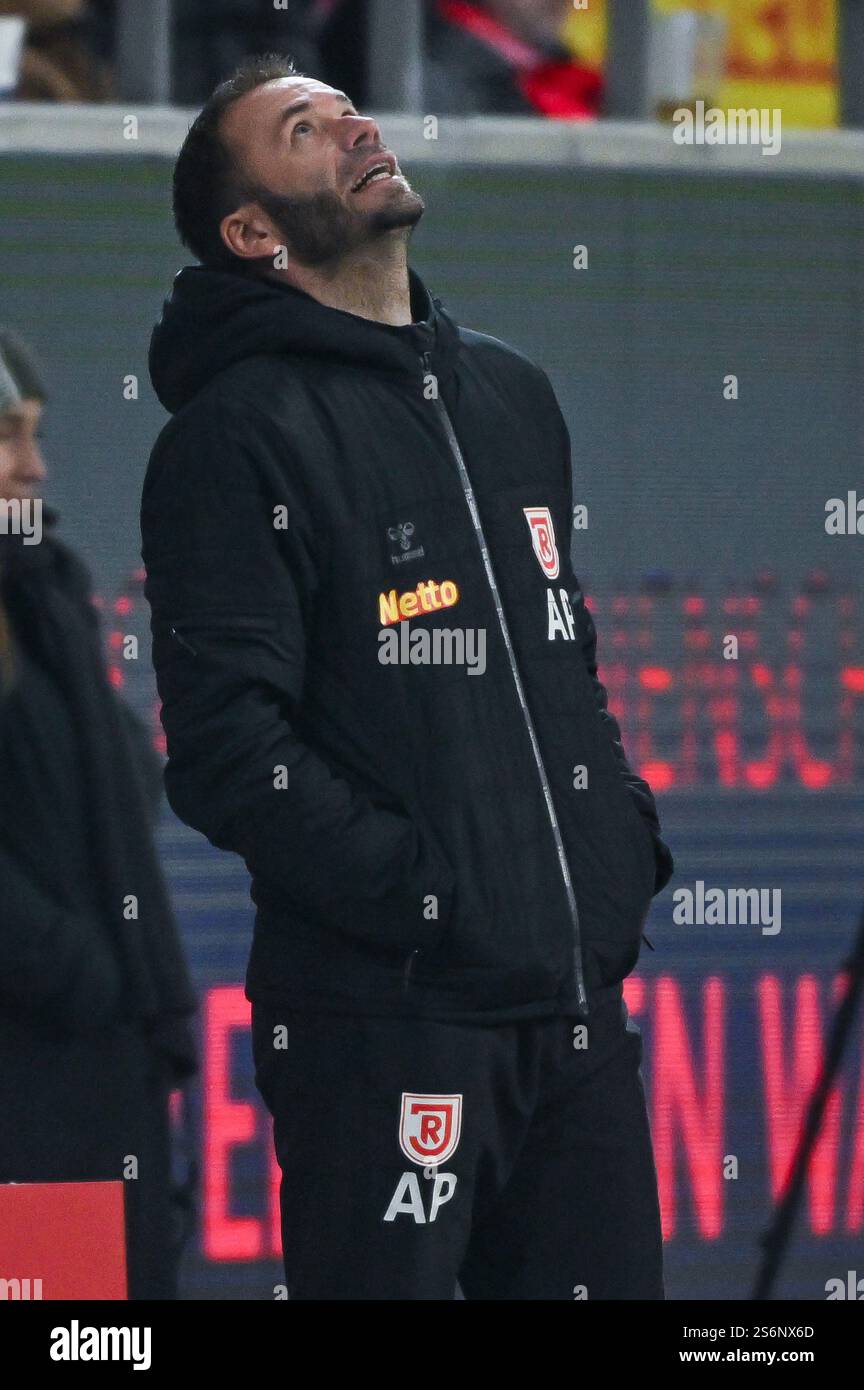 Regensburg, Germany. 17th Jan, 2025. Soccer: Bundesliga 2, Jahn ...