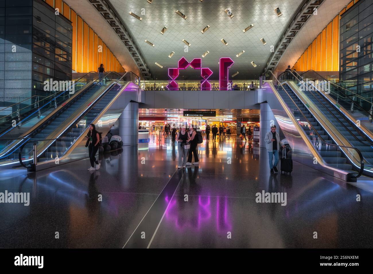 Doha, Qatar, 27 Sep 2024 A contemporary modern Hamad airport terminal ...
