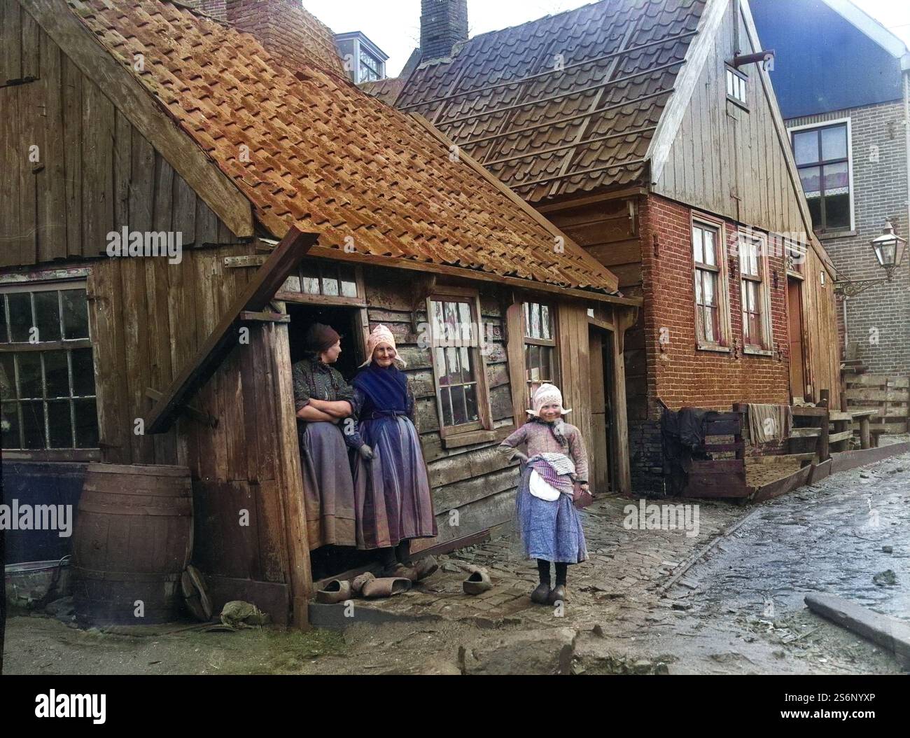 Volendam traditional costume hi-res stock photography and images - Alamy