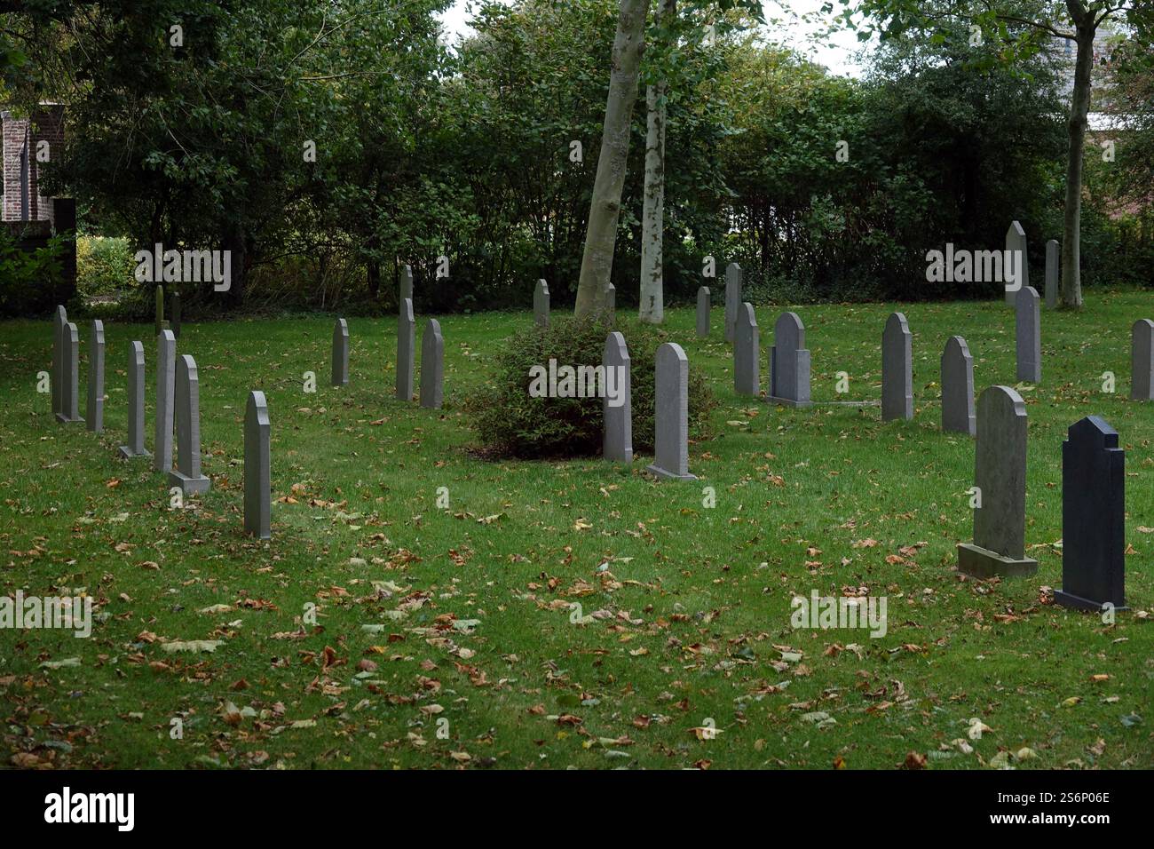 Netherlands cemetery hi-res stock photography and images - Alamy