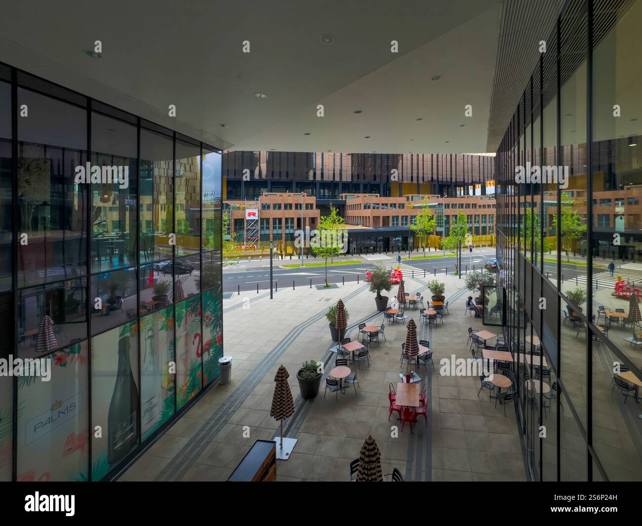 Infinity Center, two sculptural towers, shopping arcades, restaurants ...