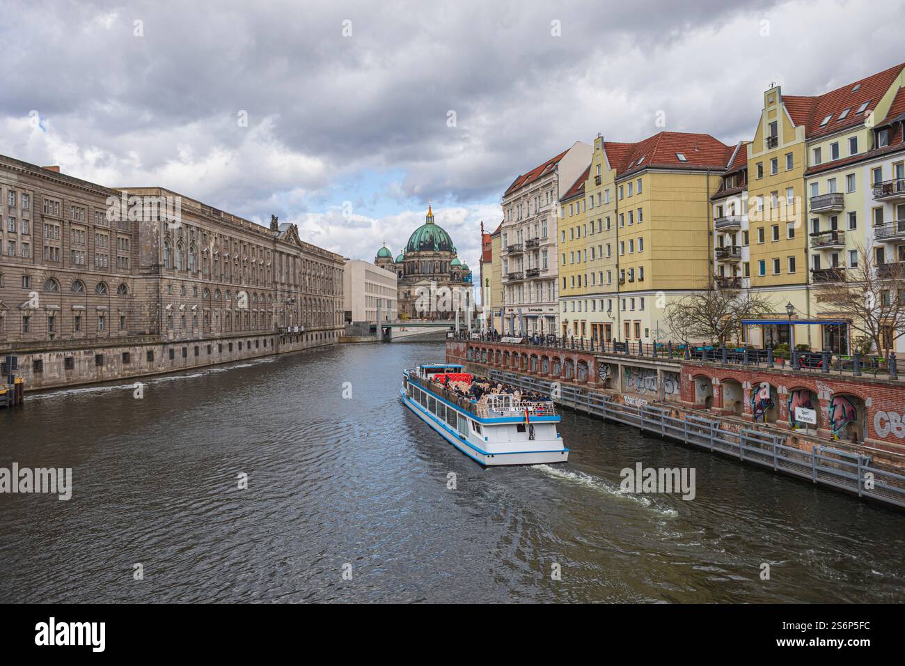 The museumsinsel of berlin town hi-res stock photography and images - Alamy
