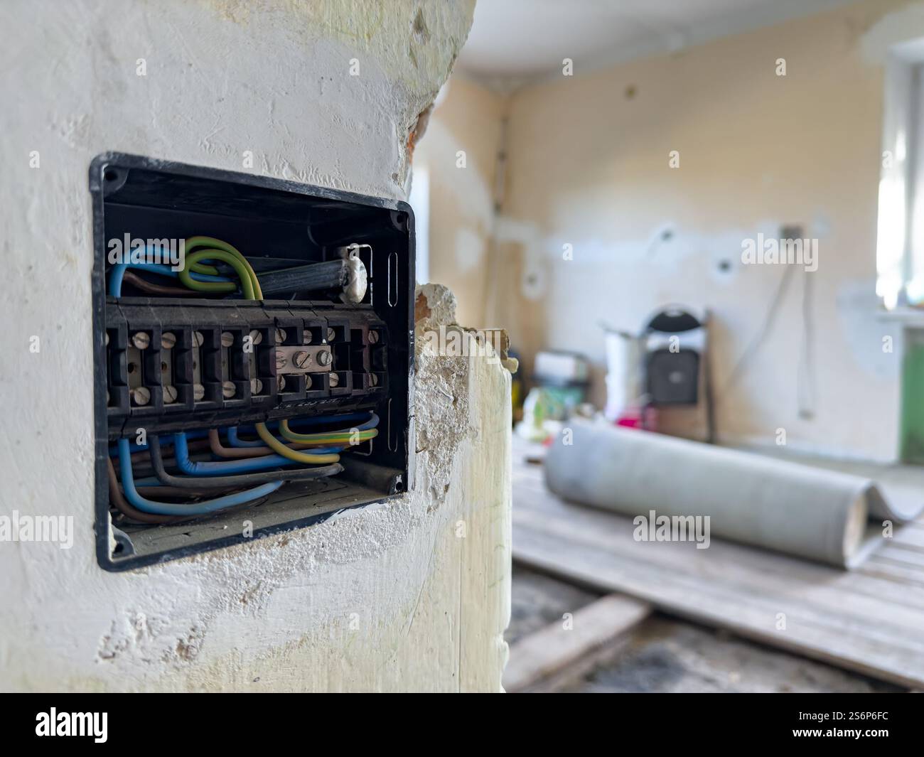 Reconstruction of old house, detail of dusty electric wires Stock Photo ...