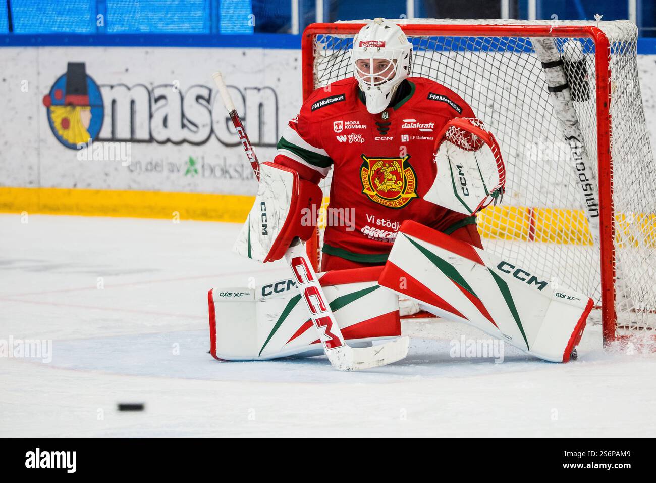 Mora, Sverige. 17th Jan, 2025. 250117 Moras målvakt Jani Lampinen under ishockeymatchen i ...