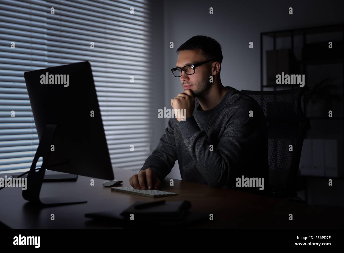Compute programmer hi-res stock photography and images - Alamy