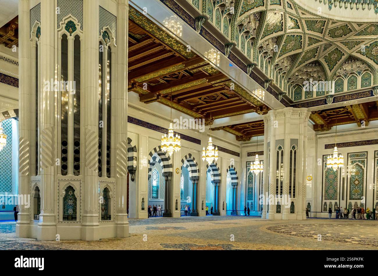 Main Prayer Hall, Sultan Qaboos Grand Mosque, Muscat, Muscat, Oman ...