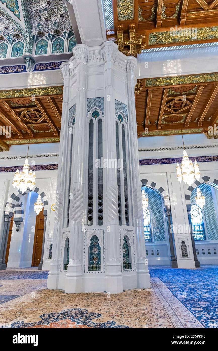 Large pillar in the main prayer hall hi-res stock photography and ...