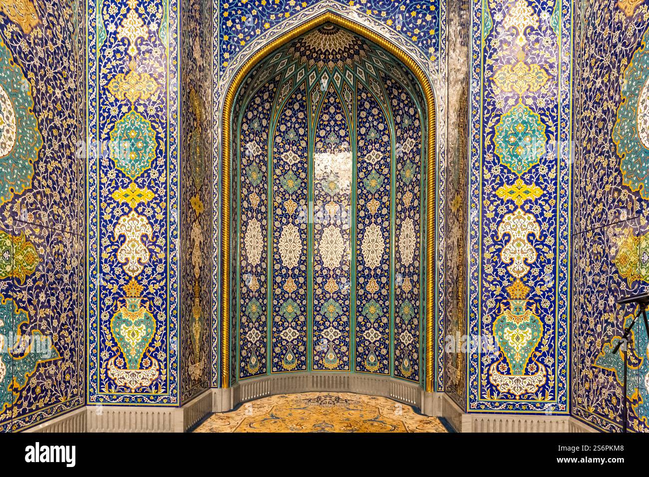 Prayer niche, Mihrab, Main prayer hall, Sultan Qaboos Grand Mosque ...