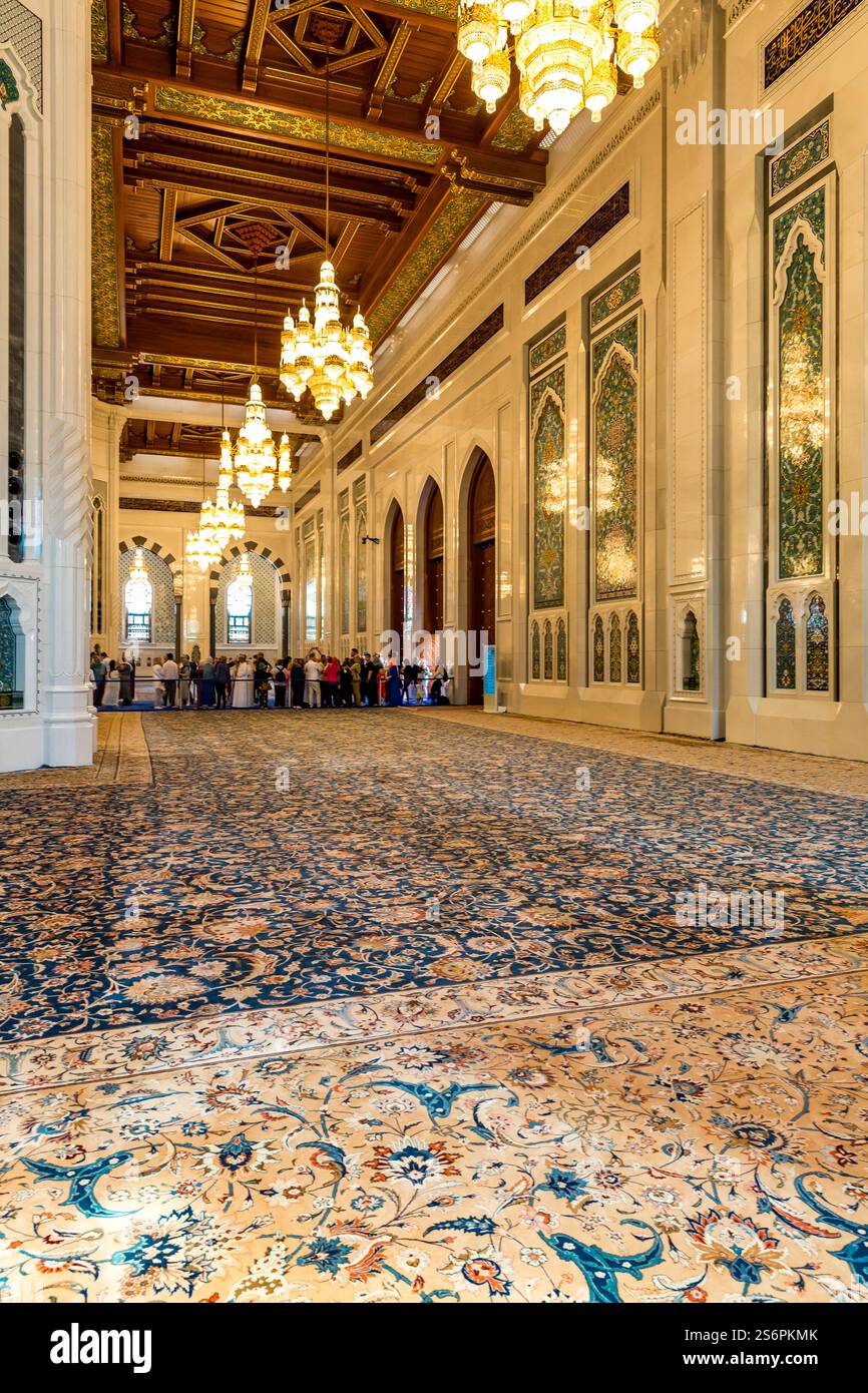 Main Prayer Hall, Sultan Qaboos Grand Mosque, Muscat, Muscat, Oman ...