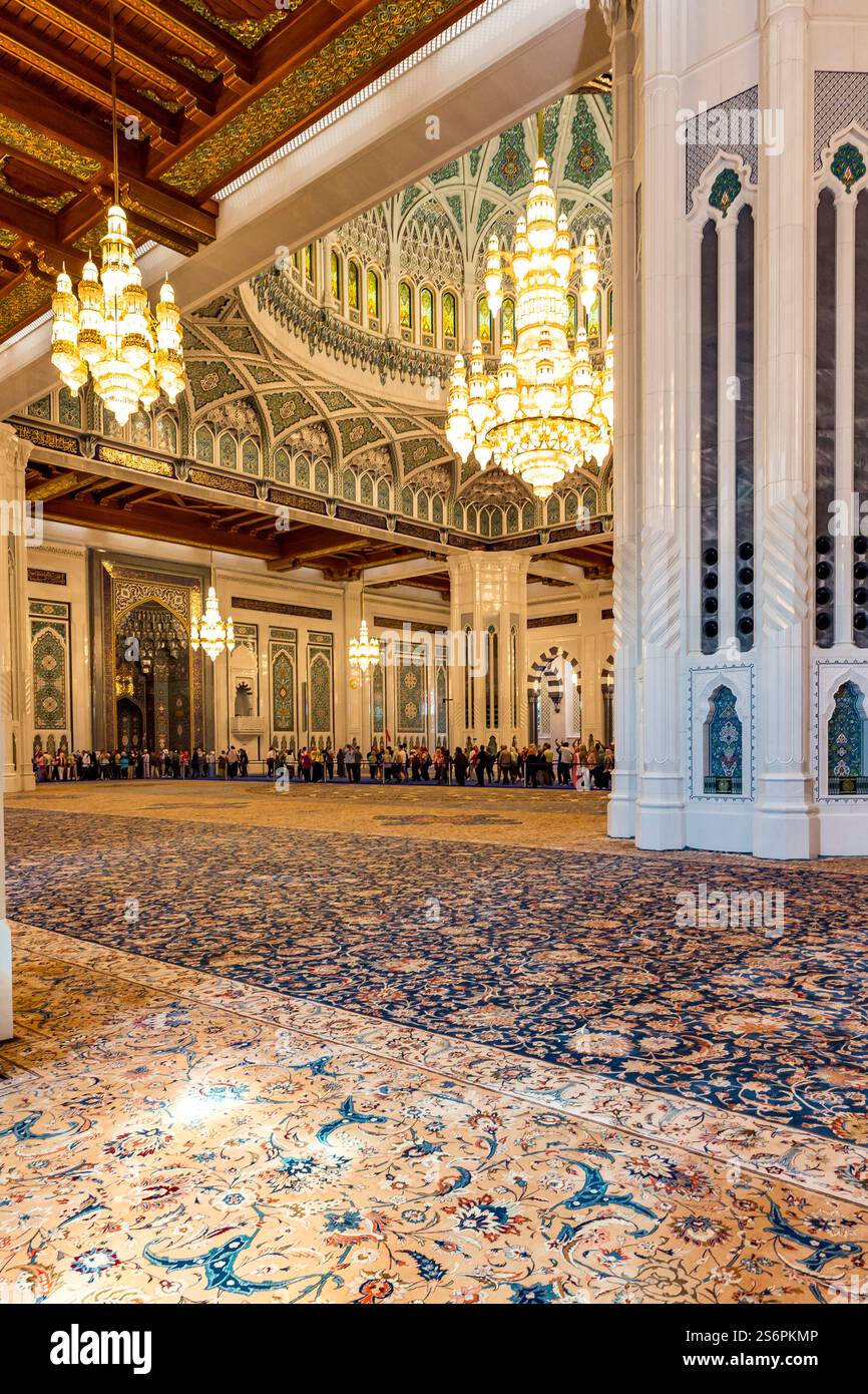 Main Prayer Hall, Sultan Qaboos Grand Mosque, Muscat, Muscat, Oman ...
