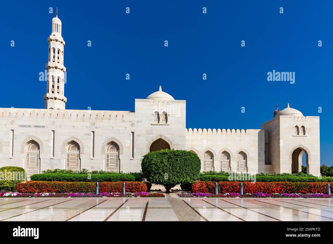 Sultan Qaboos Grand Mosque, Muscat, Muscat, Oman, Arabian Peninsula ...