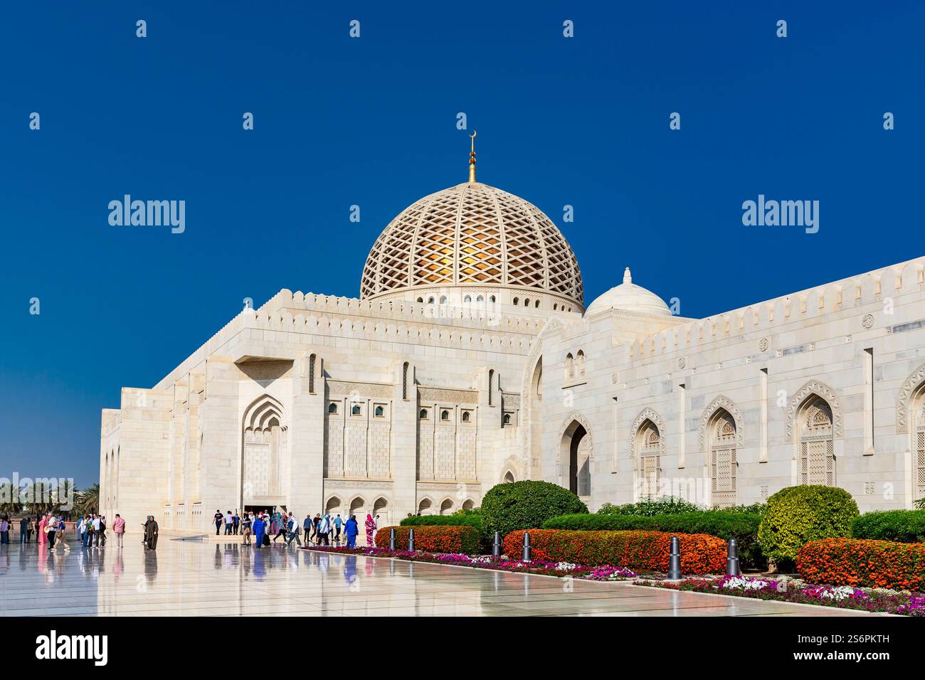 Sultan Qaboos Grand Mosque, Muscat, Muscat, Oman, Arabian Peninsula ...