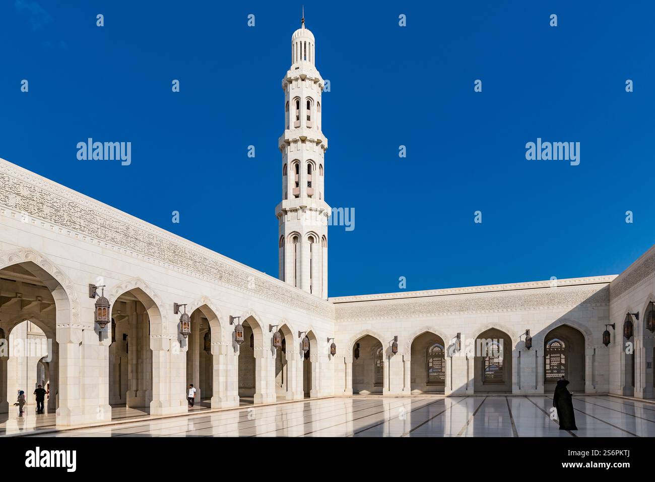Minaret, Courtyard, Sultan Qaboos Grand Mosque, Muscat, Muscat, Oman ...
