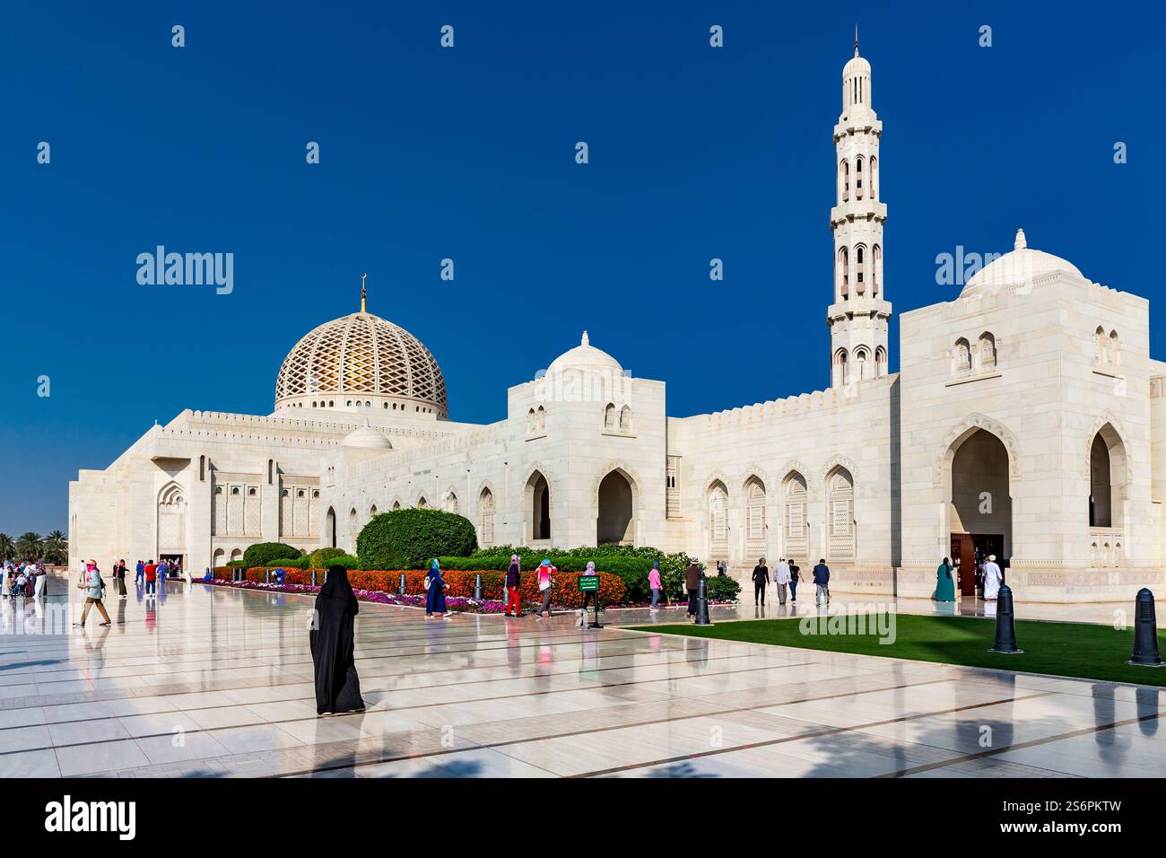 Sultan Qaboos Grand Mosque, Muscat, Muscat, Oman, Arabian Peninsula ...