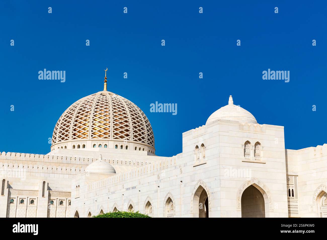 Sultan Qaboos Grand Mosque, Muscat, Muscat, Oman, Arabian Peninsula ...