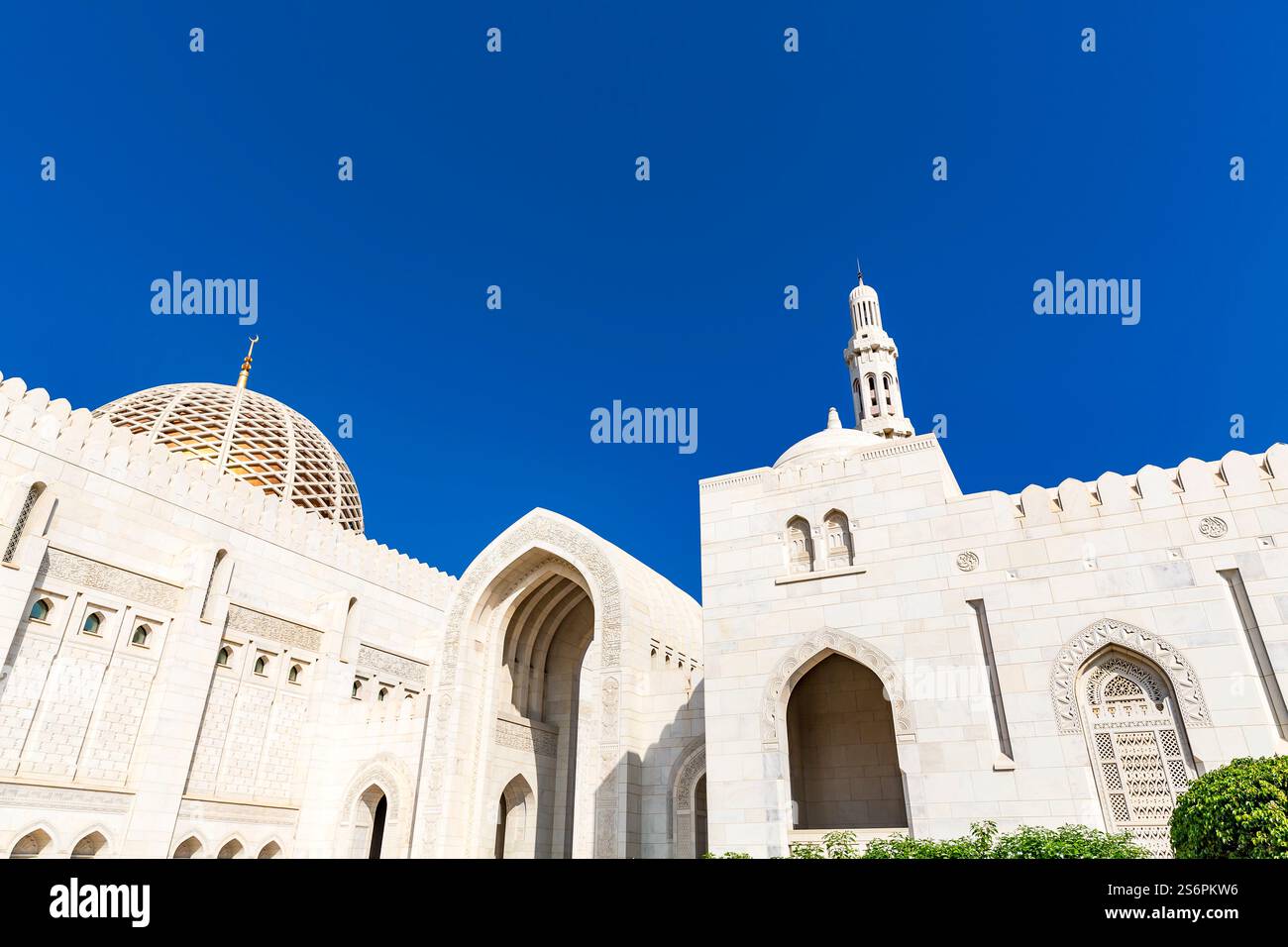 Sultan Qaboos Grand Mosque, Muscat, Muscat, Oman, Arabian Peninsula ...