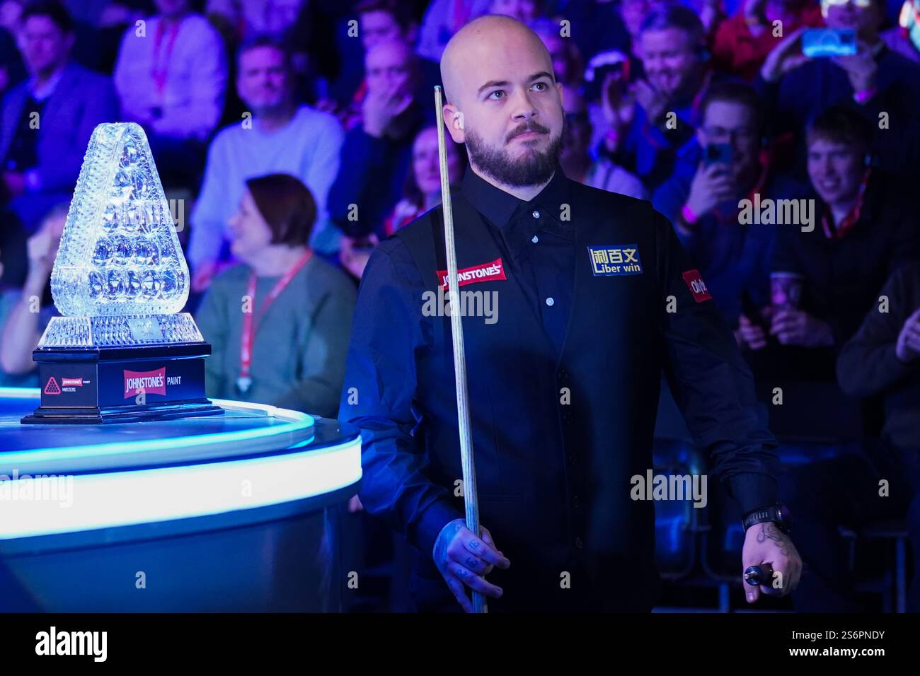 London, UK. 17th Jan, 2025. Luca Brecel's walk-on during The Johnstone ...