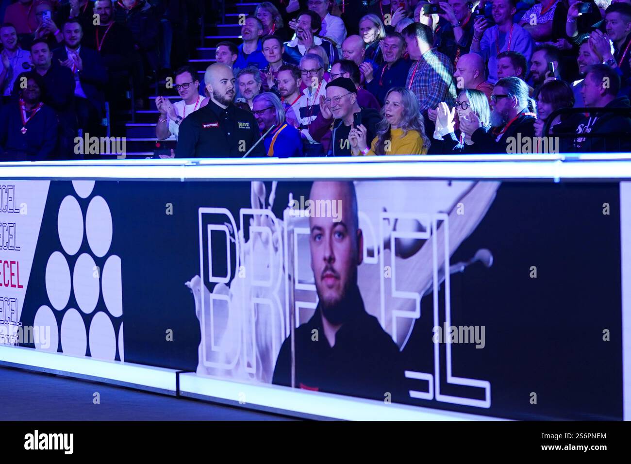 London, UK. 17th Jan, 2025. Luca Brecel's walk-on during The Johnstone ...