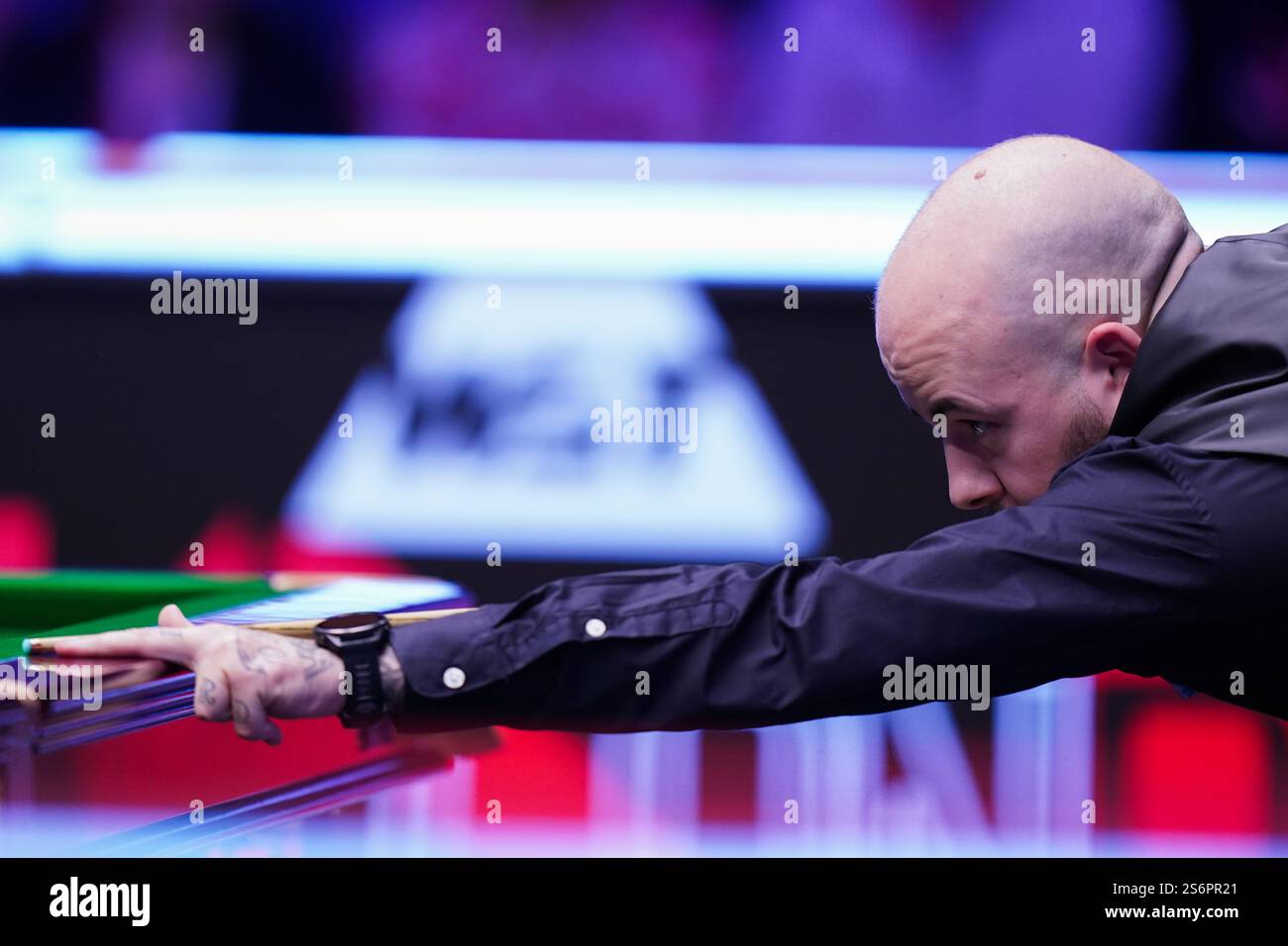 London, UK. 17th Jan, 2025. Luca Brecel during The Johnstone's Paint ...