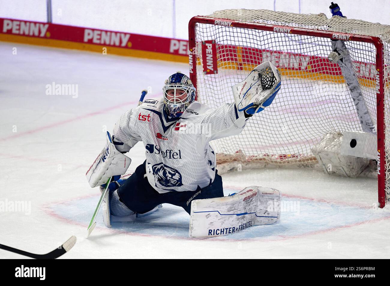 Zane Mcintyre (Straubing Tigers, #70), GER, Eisbaeren Berlin vs ...