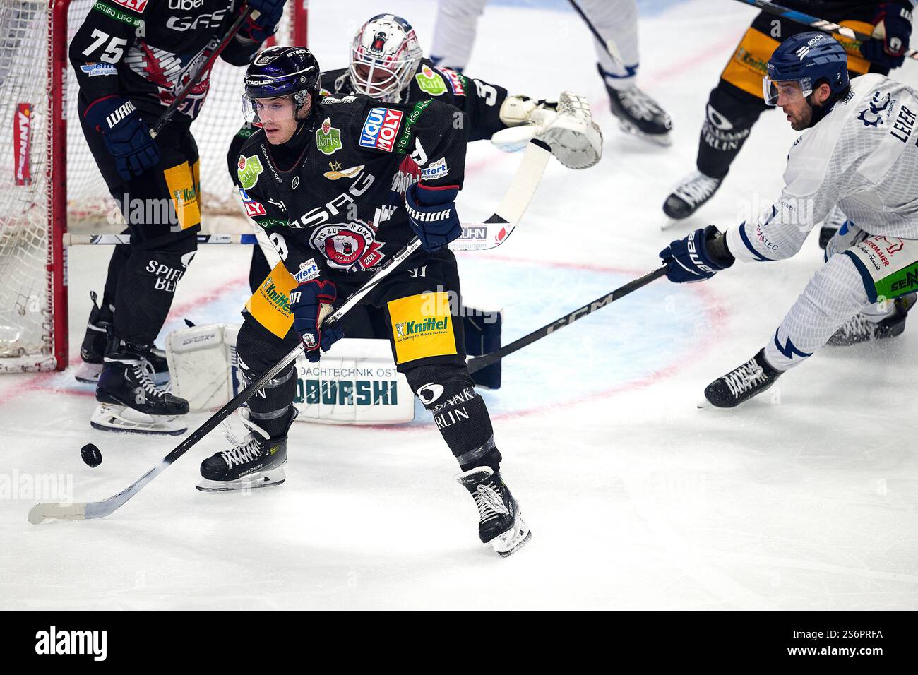 Ty Ronning (Eisbaeren Berlin, #09), GER, Eisbaeren Berlin vs. Straubing ...