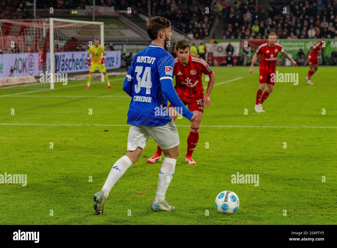 Duesseldorf, Deutschland. 17th Jan, 2025. Killian Corredor (SV ...