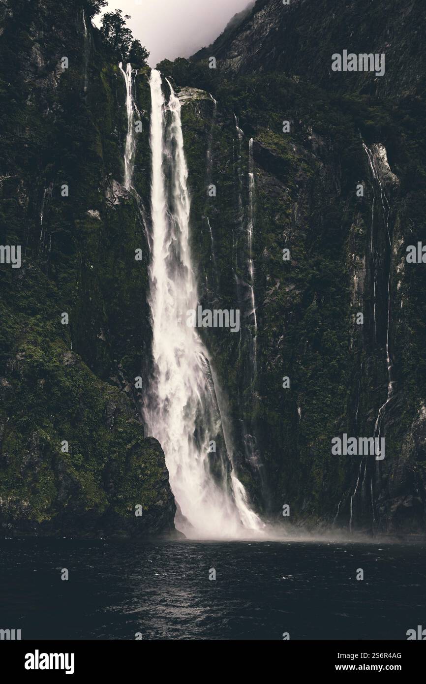 The Stirling Falls waterfall on Milford Sound, the famous fjord on New ...