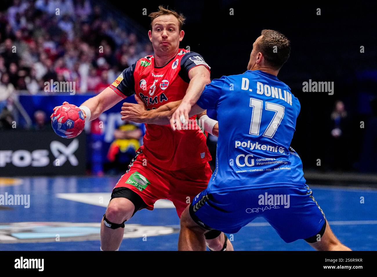Fornebu 20250117. Norway's Sander Sagosen and USA's Andrew Donlin ...