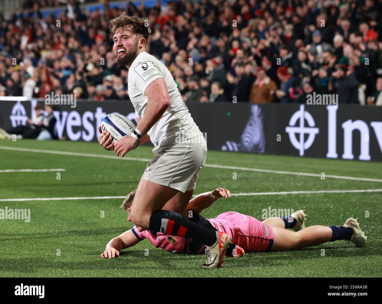 Ulster's Ben Carson celebrates scoring their side's sixth try during ...