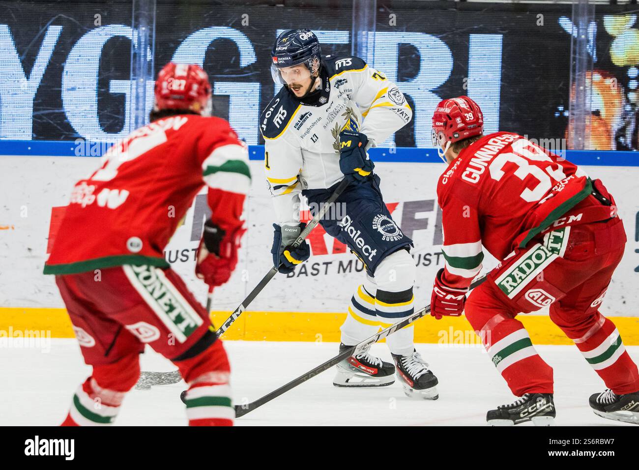 Mora, Sverige. 17th Jan, 2025. 250117 Södertäljes Joose Antonen under ishockeymatchen i ...