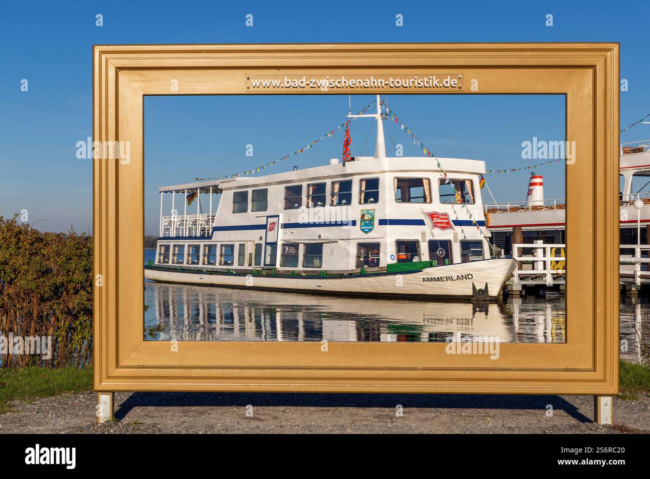 Autumn atmosphere, large golden picture frame, souvenir photo, in front ...