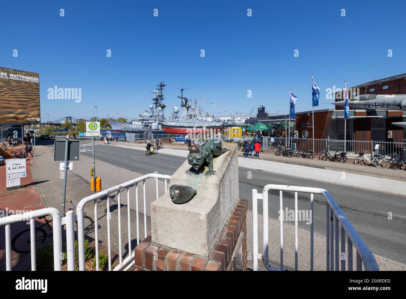 Sculpture, entrance area, 25th anniversary of the German Naval Museum ...