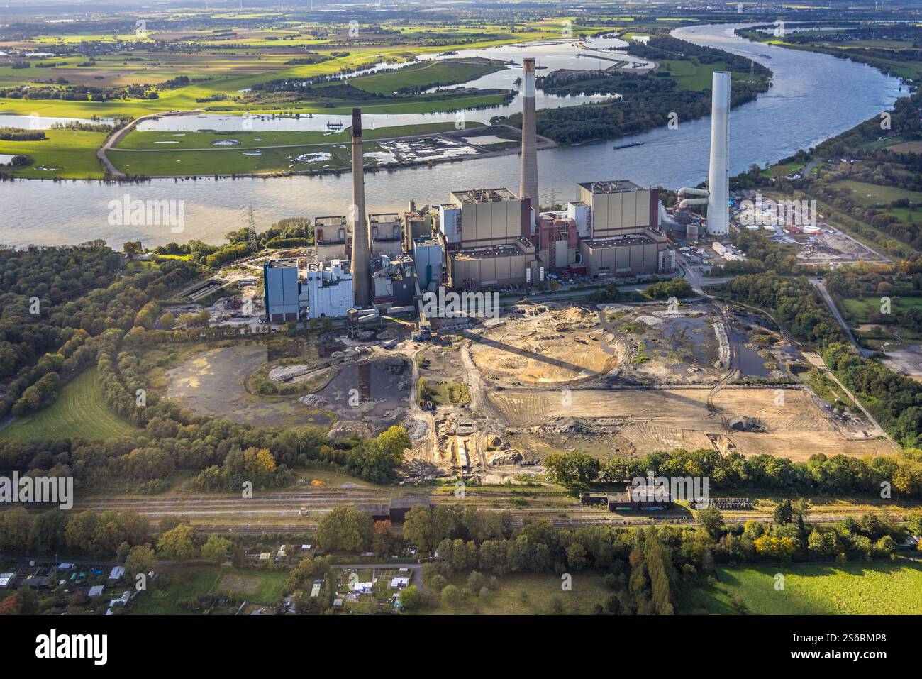 Luftbild, Kraftwerk Voerde am Fluss Rhein und Brachfläche, Möllen ...