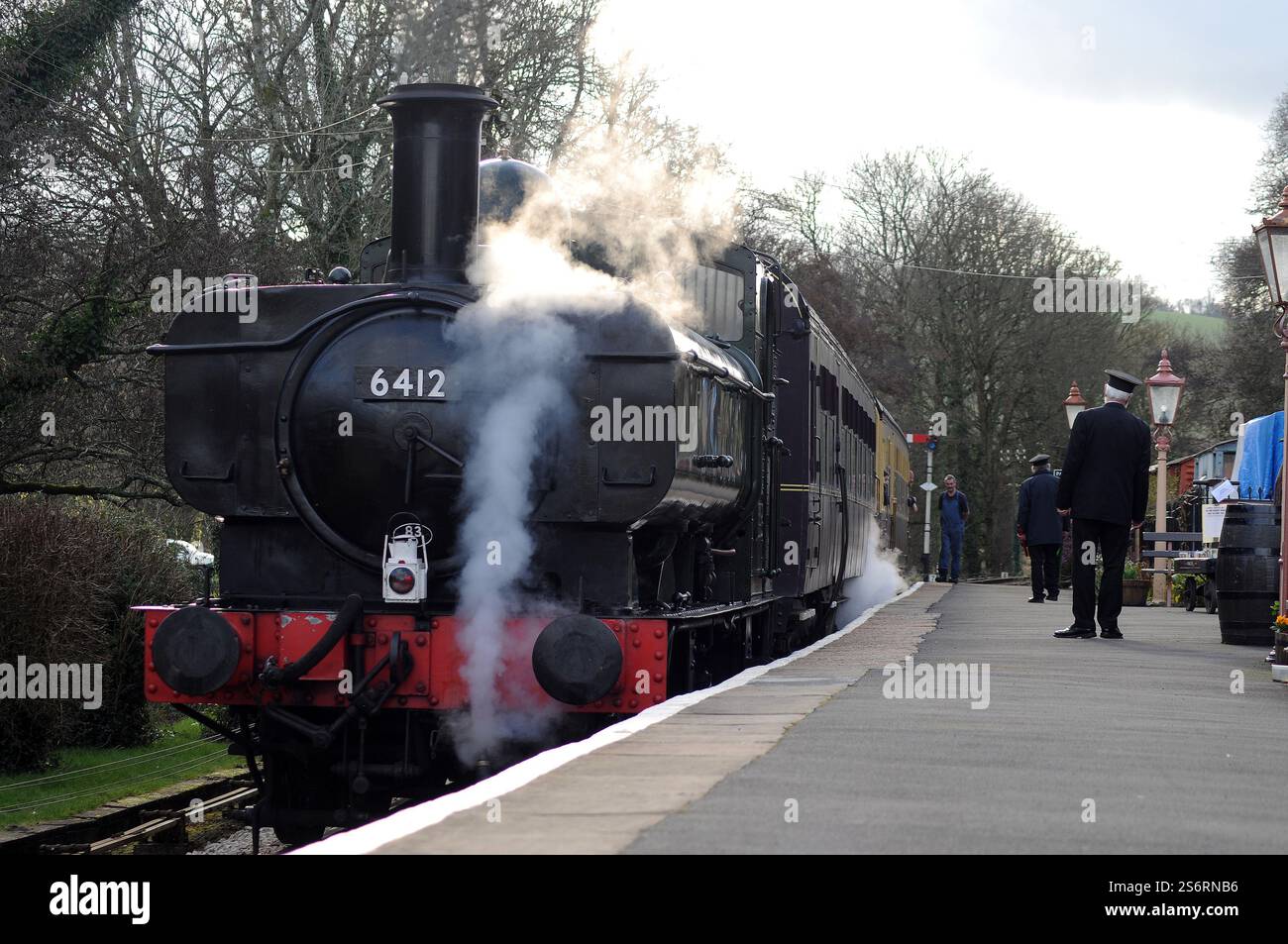"6412" at Staverton Bridge Station with an auto working for ...