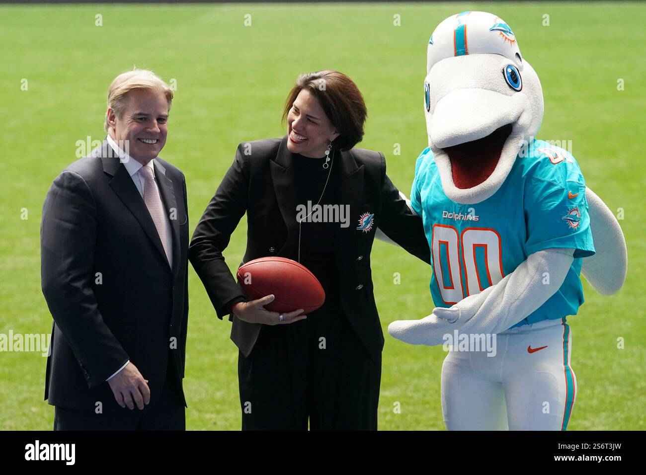 Brett Gosper, Head of Europe and APAC (l) and Pri Shumate, SVP Chief ...