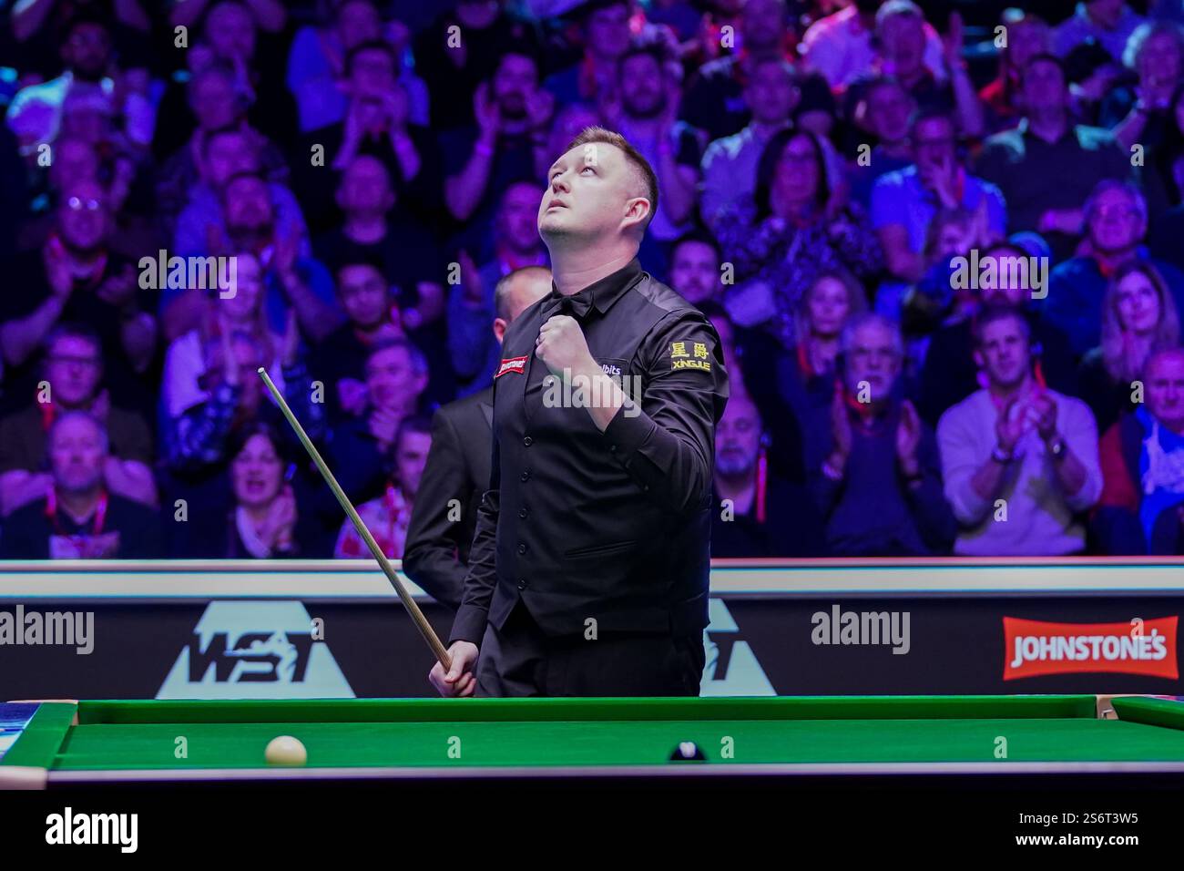 London, UK. 17th Jan, 2025. Kyren Wilson celebrating after winning The ...