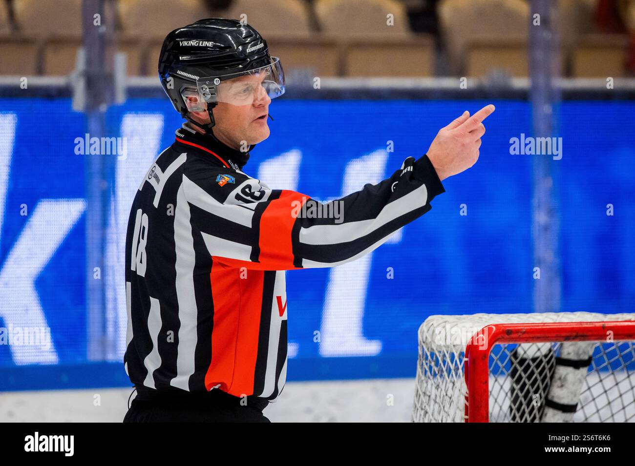 Mora, Sverige. 17th Jan, 2025. 250117 Domare Mikael Nord under ishockeymatchen i ...