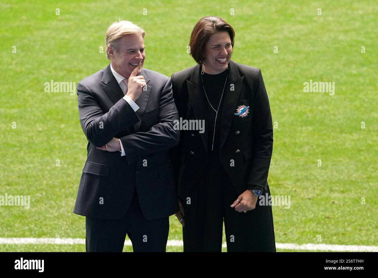 Madrid, Spain. 17th Jan, 2025. Brett Gosper, Head of Europe and APAC (l ...