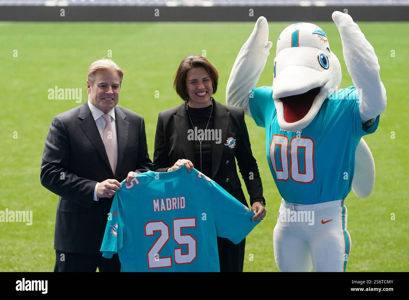 Brett Gosper, Head of Europe and APAC (l) and Pri Shumate, SVP Chief ...