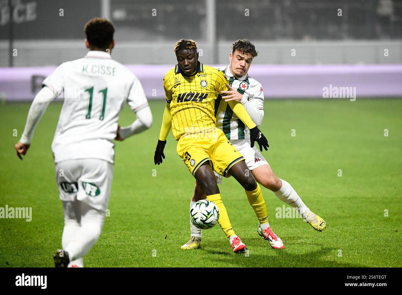 20 Dylan DURIVAUX (red) - 09 Pathe MBOUP (pau) during the Ligue 2 BKT ...