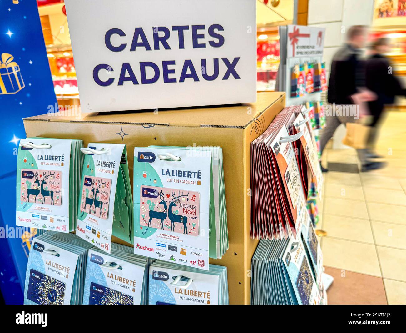 Gift card display in a supermarket Stock Photo - Alamy