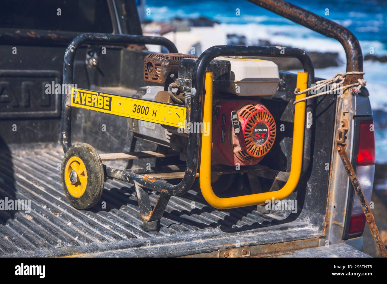 Generator on the back of a pick-up truck Stock Photo - Alamy