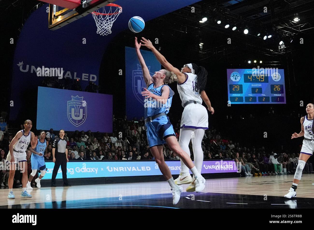 Mist's Courtney Vandersloot (25) aims to score against Lunar Owls ...