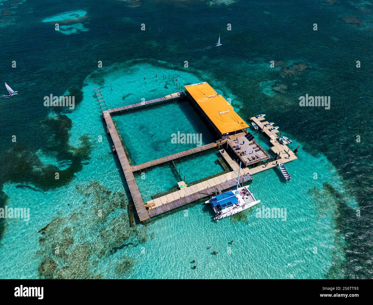 Bridge in punta cana hi-res stock photography and images - Alamy