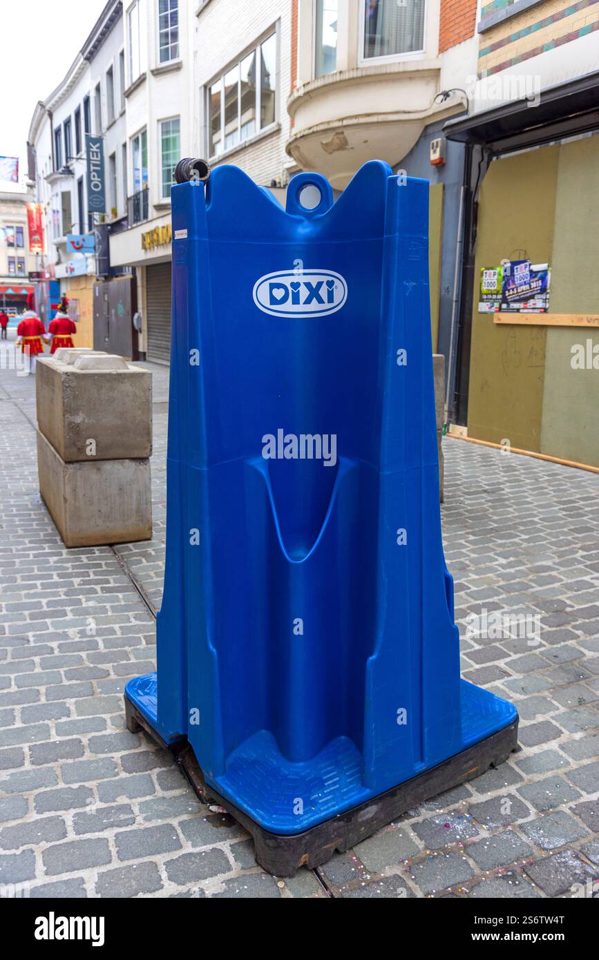 City wc urinal public hi-res stock photography and images - Alamy