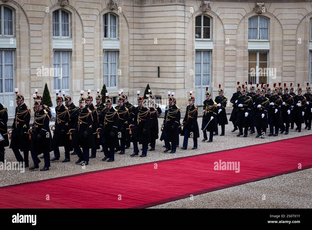 Paris, France. 16th Jan, 2025. French Republic Guard seen at the Elysée ...