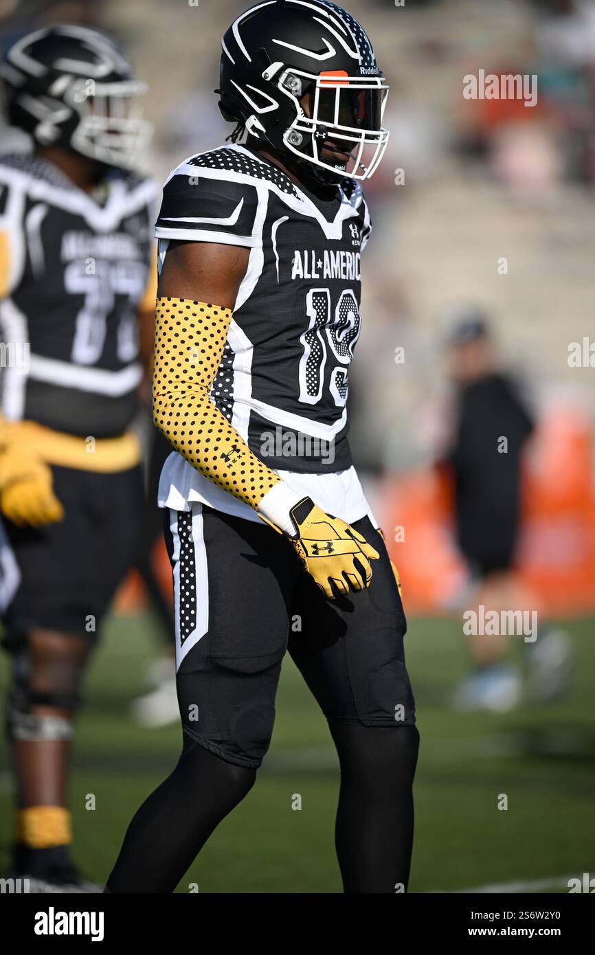 Team Icon linebacker Tyler Lockhart (19) warms up before the Under ...