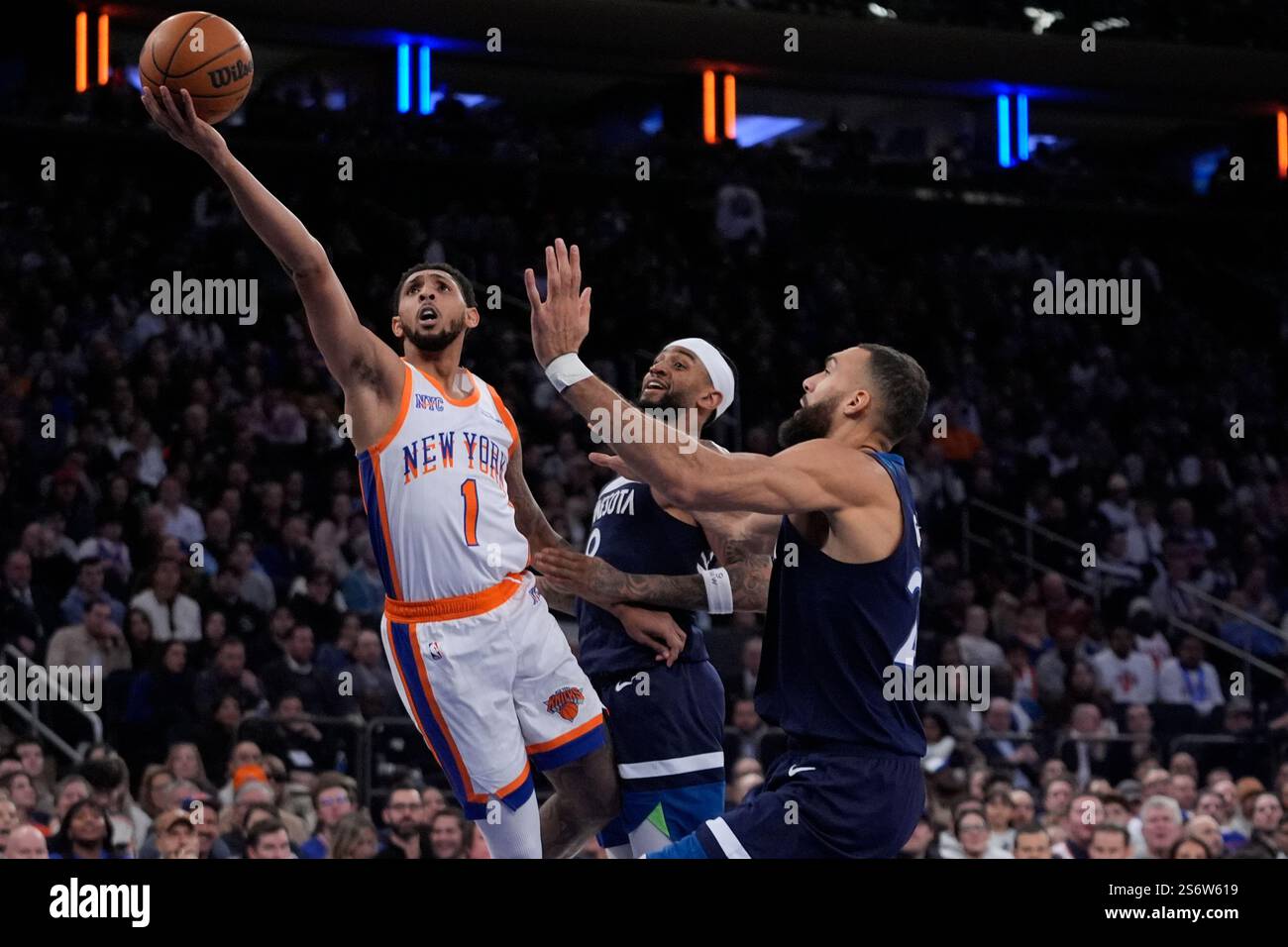 New York Knicks' Cameron Payne (1) drives past Minnesota Timberwolves ...