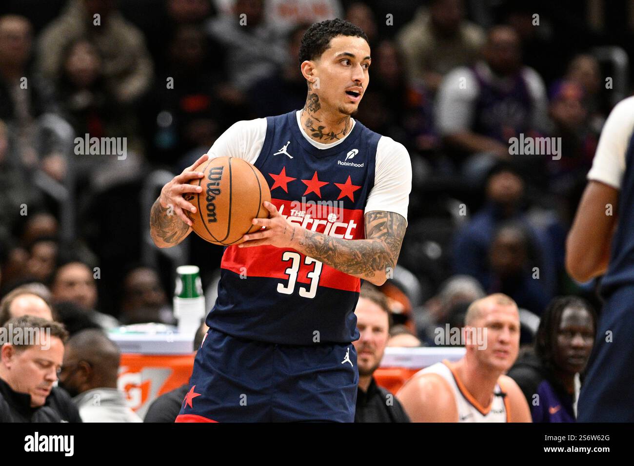 Washington Wizards forward Kyle Kuzma (33) in action during the first ...