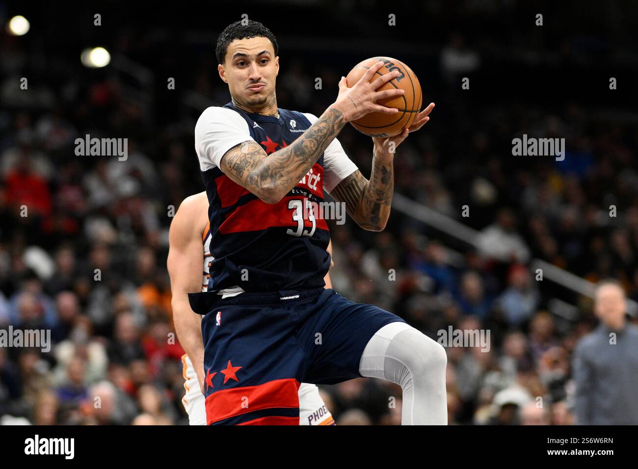 Washington Wizards forward Kyle Kuzma (33) in action during the second ...